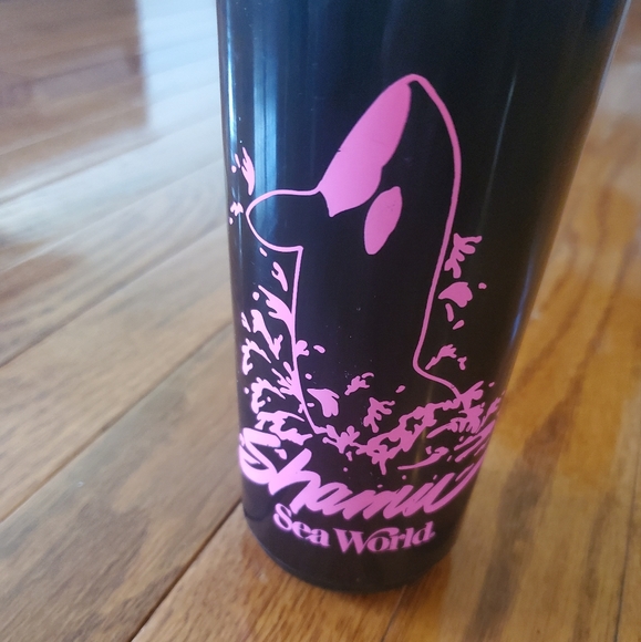 Dining | Vintage Shamu Pink And Black Reusable Plastic Cup Seaworld ...